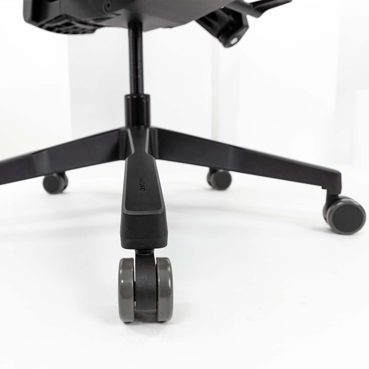 RECARO Aer Midnight Black ergonomischer Gaming Stuhl - RECARO Gaming